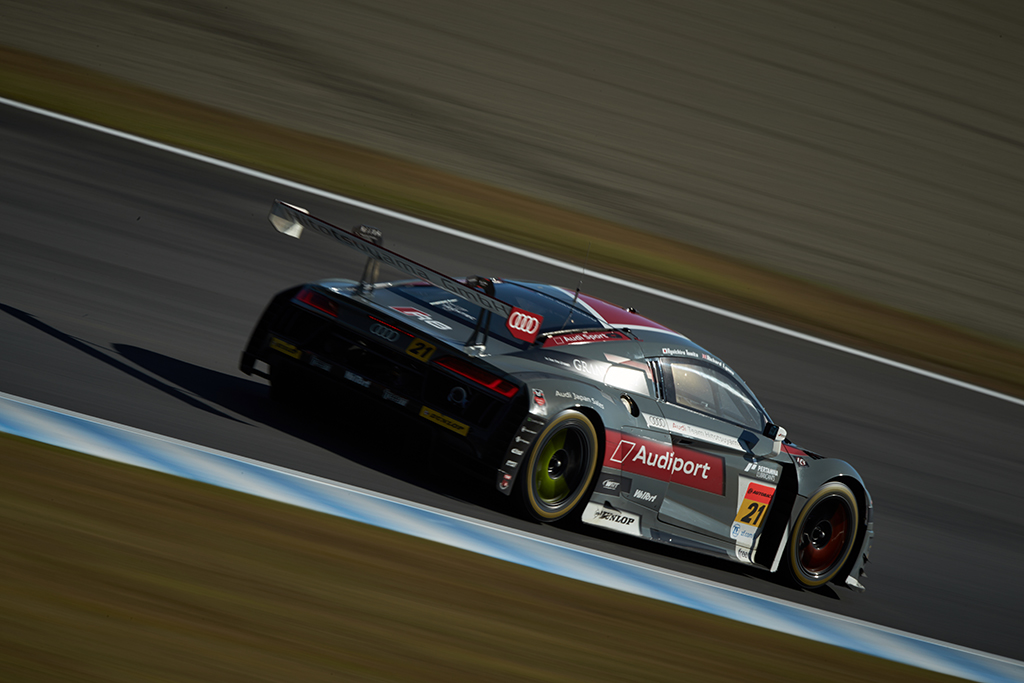 SUPER GT第8戦、2台のAudi R8 LMSが完走でシーズンを終了 | Audi Japan Press Center - アウディ